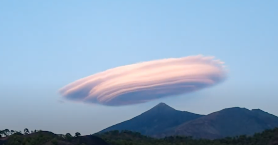 Enjoy this Timelapse Footage of a Rarely Seen Cloud Formation