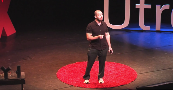 How to Create Distance Between You and Your Negative Thoughts