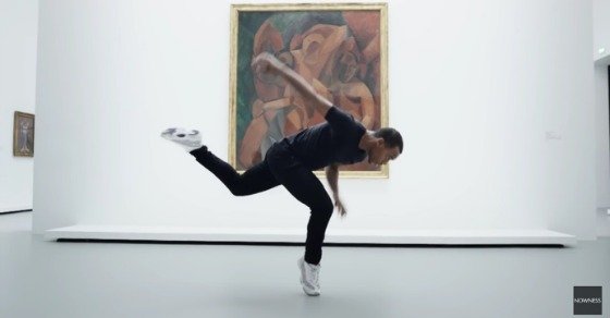 Dancing in an Art Gallery? This Guy Makes it Look Beautiful