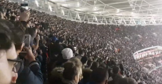 How 2 Boys Started an 82,000-Person Wave in a Stadium