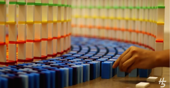 This Incredibly Satisfying Domino Set-Up Will Mesmerize You